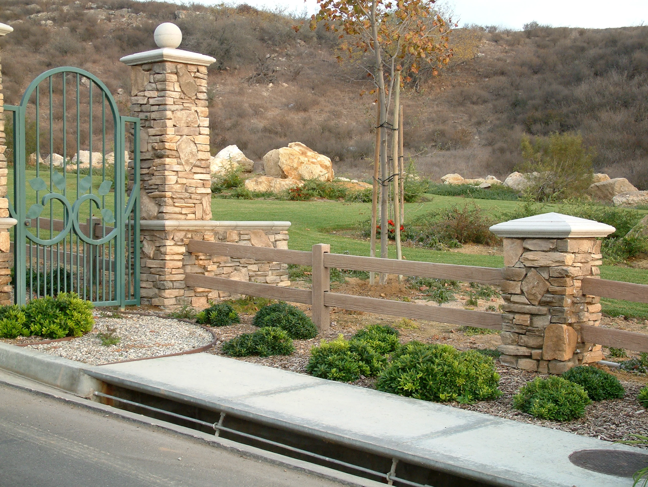 Timbercrete Inc. Concrete Fences & Privacy Walls